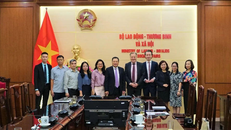 Manpower Vietnam’s Executive Managers Meeting with Deputy Minister of ...